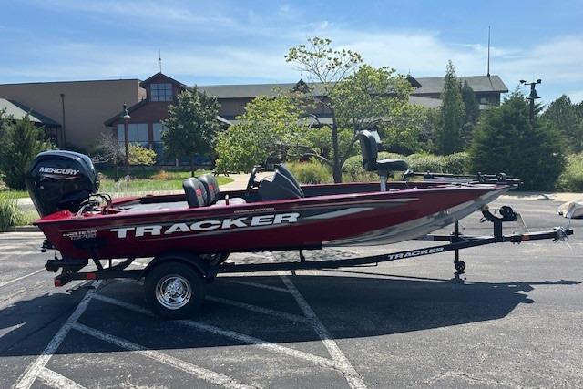 2026 TRACKER PRO TEAM 175 CRAPPIE EDITION | Bass Pro Shops